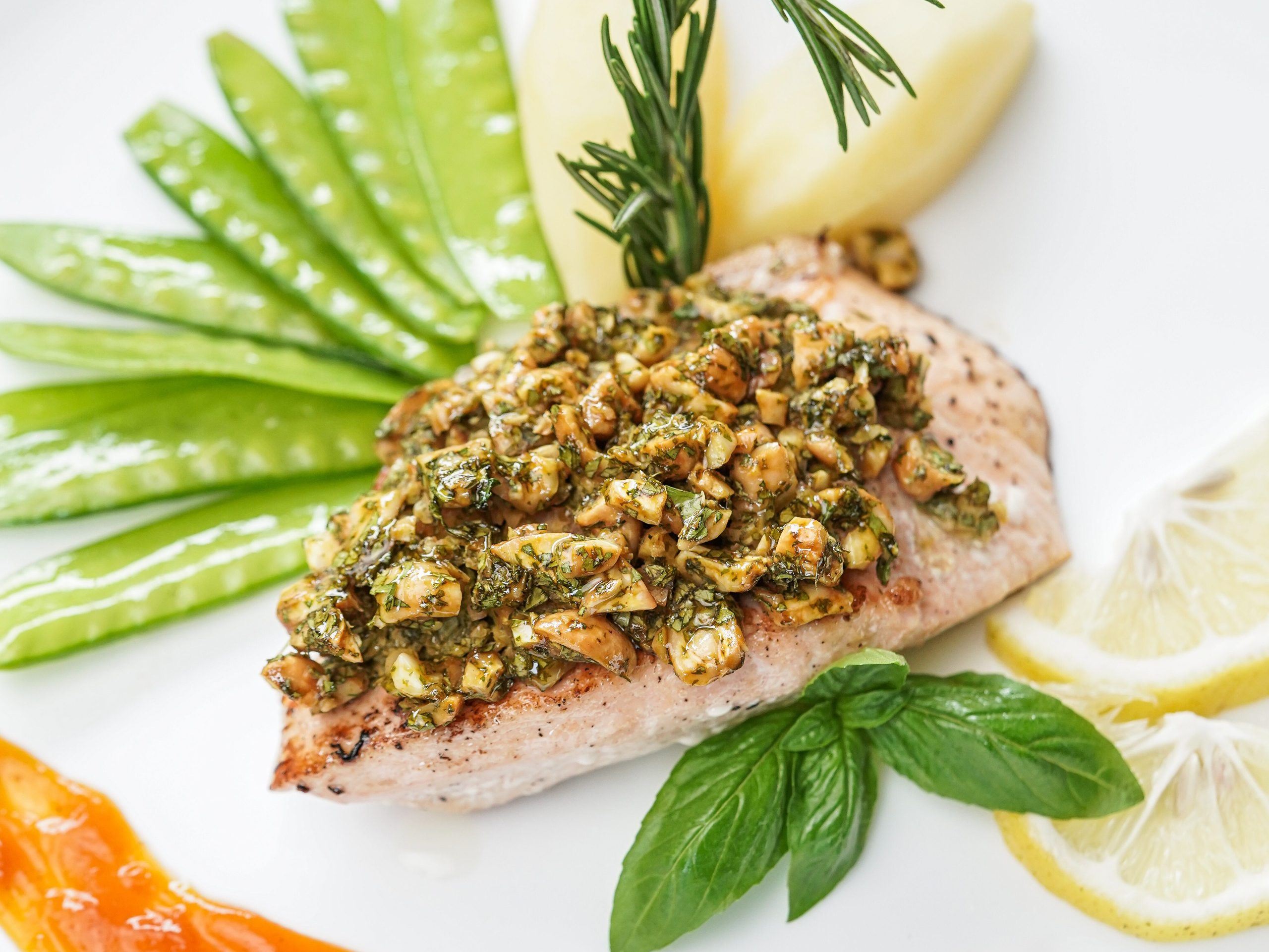 BUAT TAMU BERKESAN DENGAN SAJIAN MENU SALMON - Vessa Catering